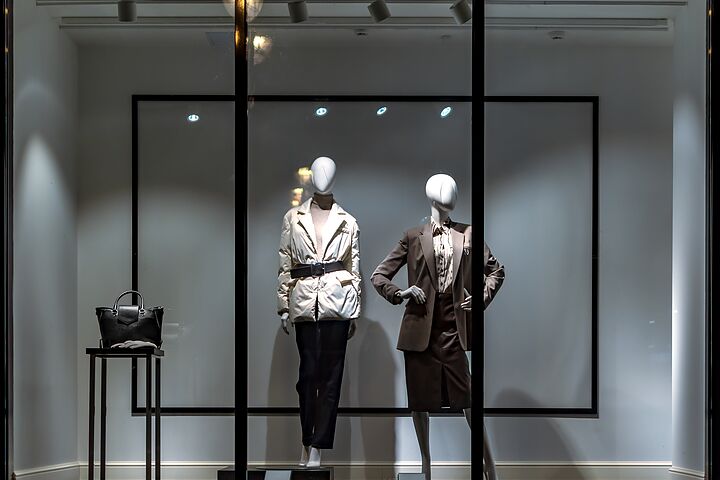 Storytelling en el escaparate: Cómo crear un escaparate otoñal - Cámara ...